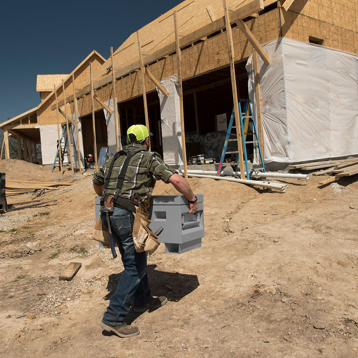 36" Steel Jobsite Box – Montezuma® Toolboxes & Tool Storage